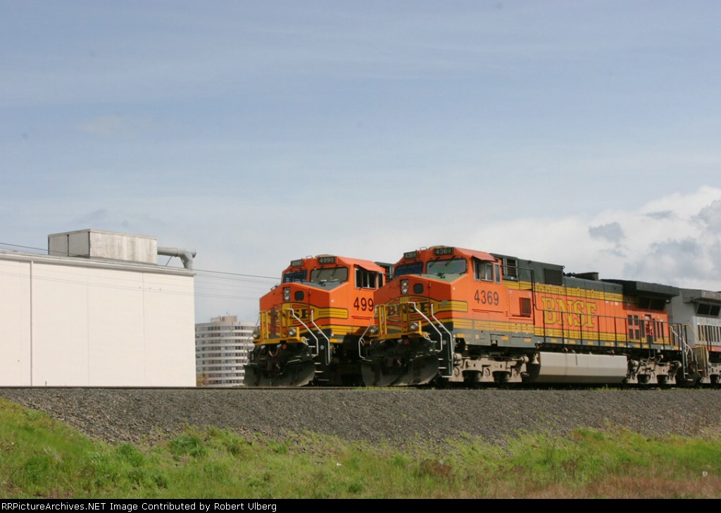 BNSF 4990 BNSF 4369